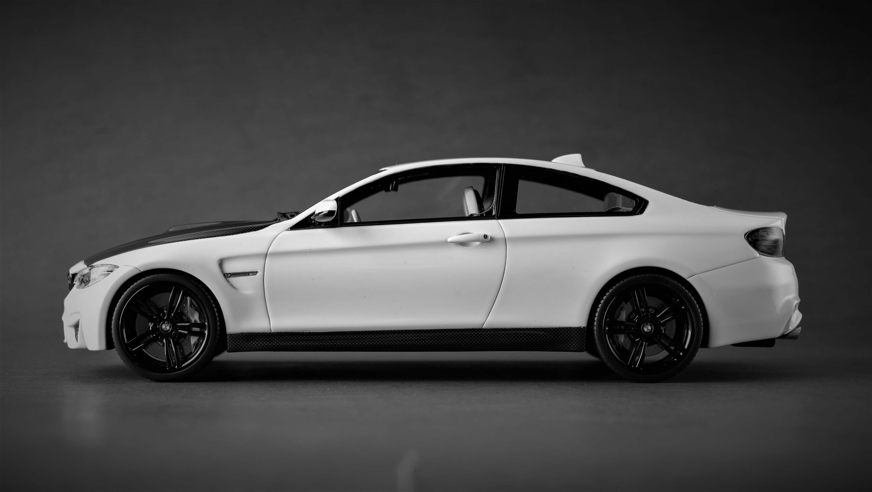 BMW M4 resin kit 1/24 ALPHA MODEL - GPmodeling